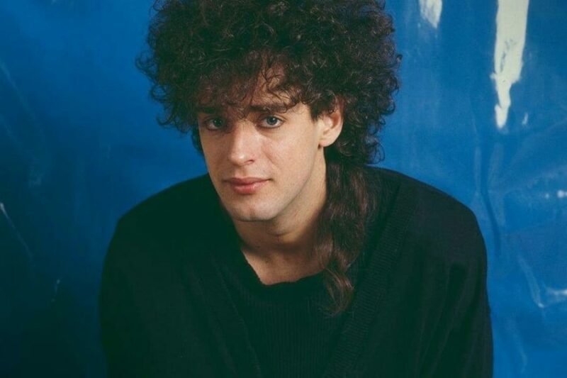 Gustavo Cerati: Una mirada íntima a su inigualable vida